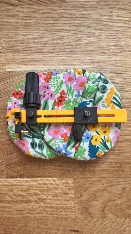 Punch with Judy > Olfa Oven Mits - Free Project